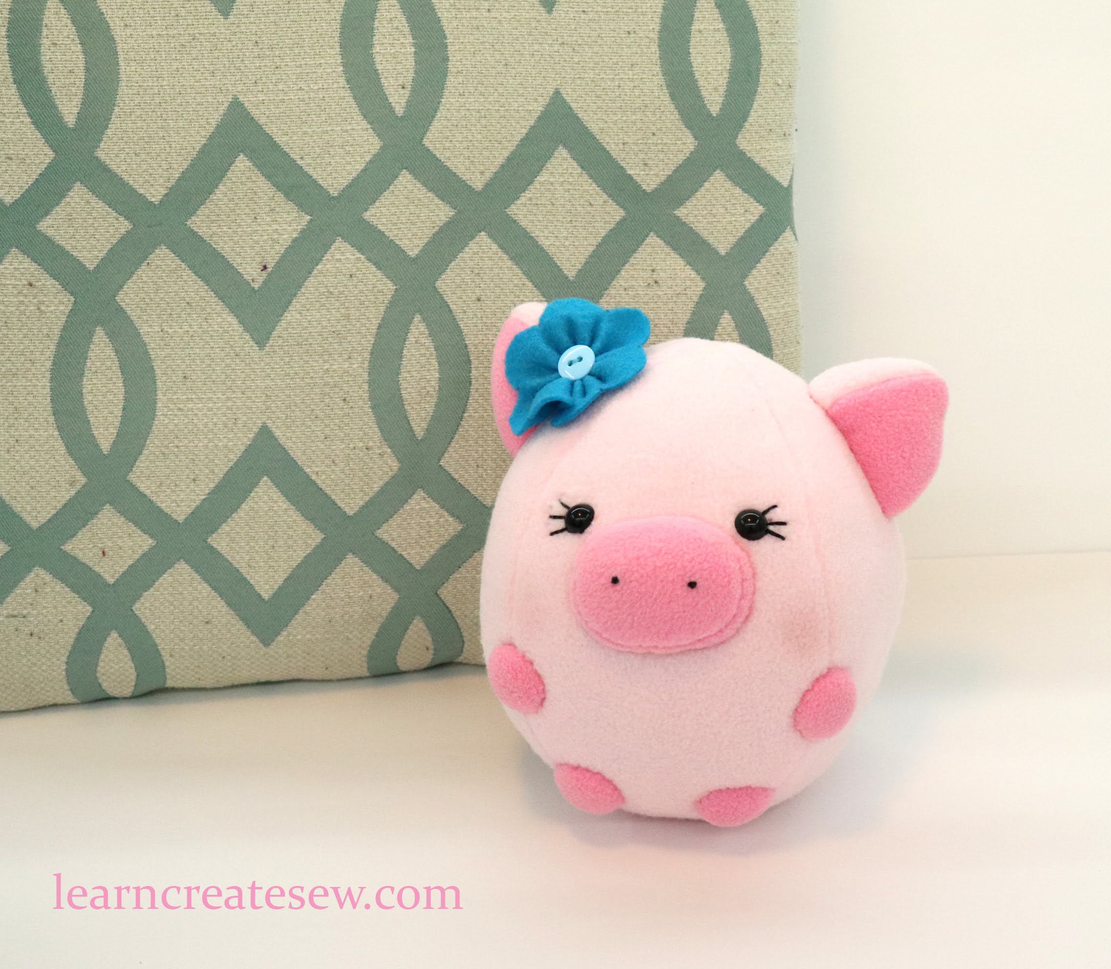 Adorable Plush Pig – learncreatesew
