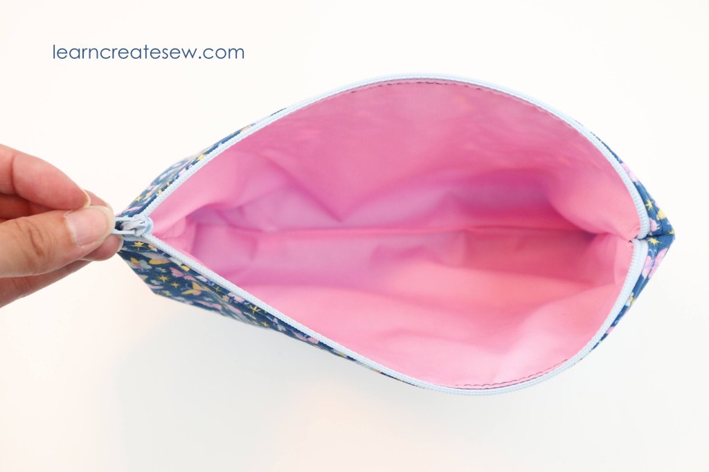 Flat Zipper Pouch – learncreatesew