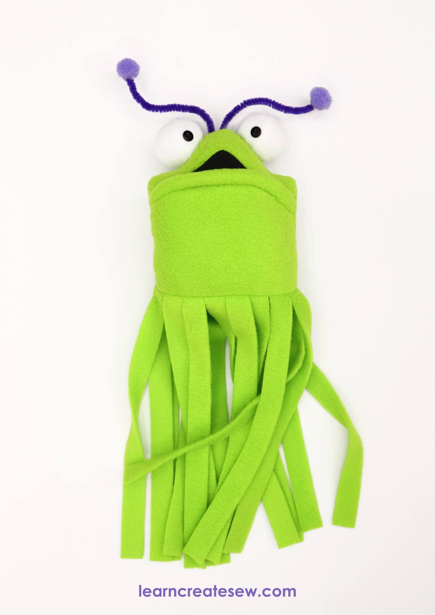 Alien Plush – learncreatesew